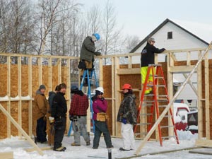 CNA Currents | Helping Hands